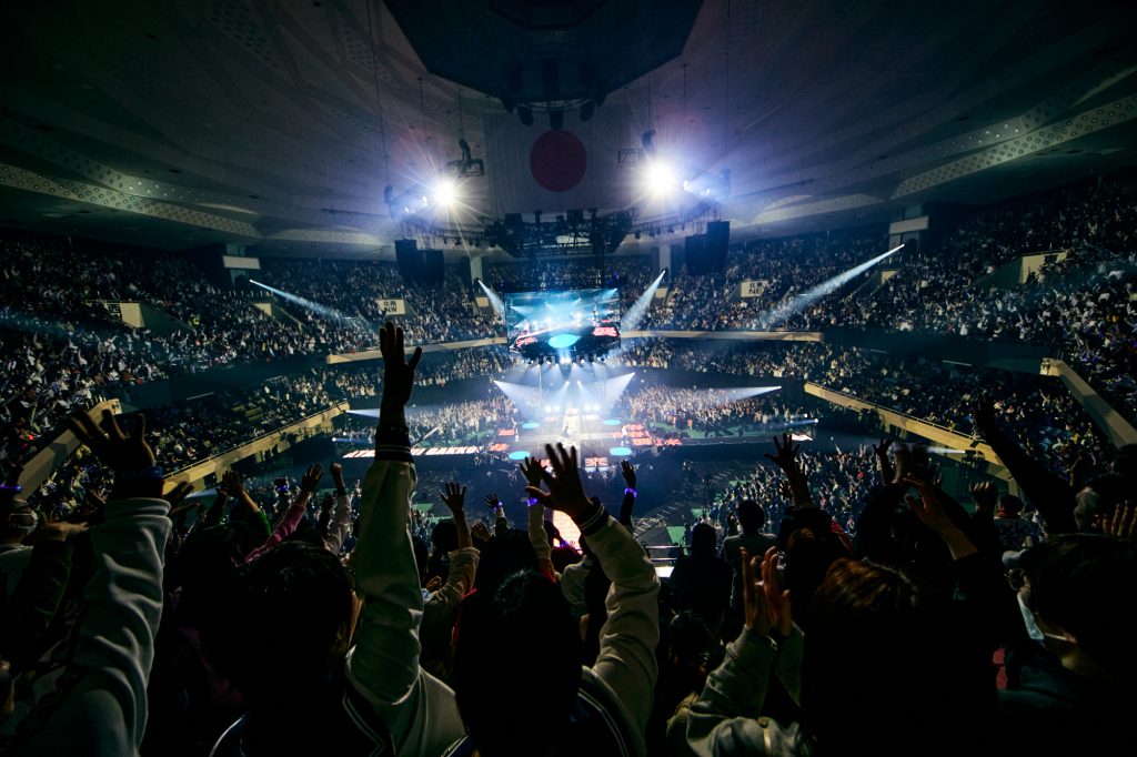 ATARASHII GAKKO! Wows Audience of 12,000 at First Ever Budokan Concert ...