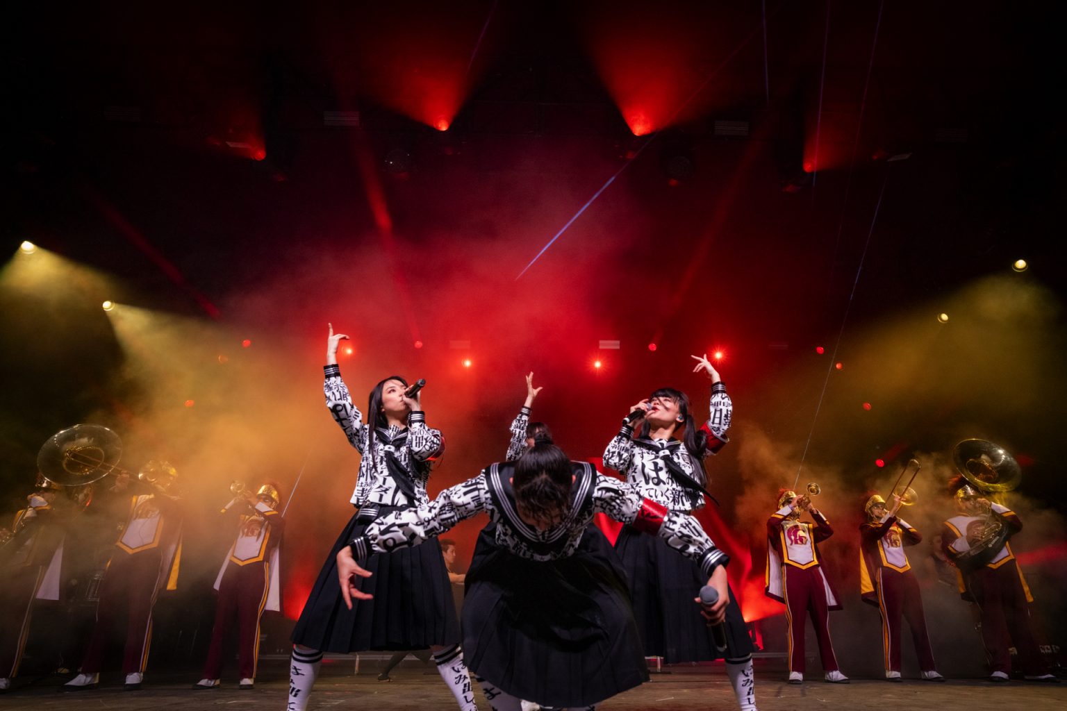 新しい学校のリーダーズ、世界最大級のフェス「コーチェラ」でGOBI STAGEの大トリを飾る45分間の単独パフォーマンス ...